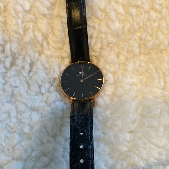 Daniel Wellington | Accessories | 32mm Daniel Wellington Ladies Watch ...